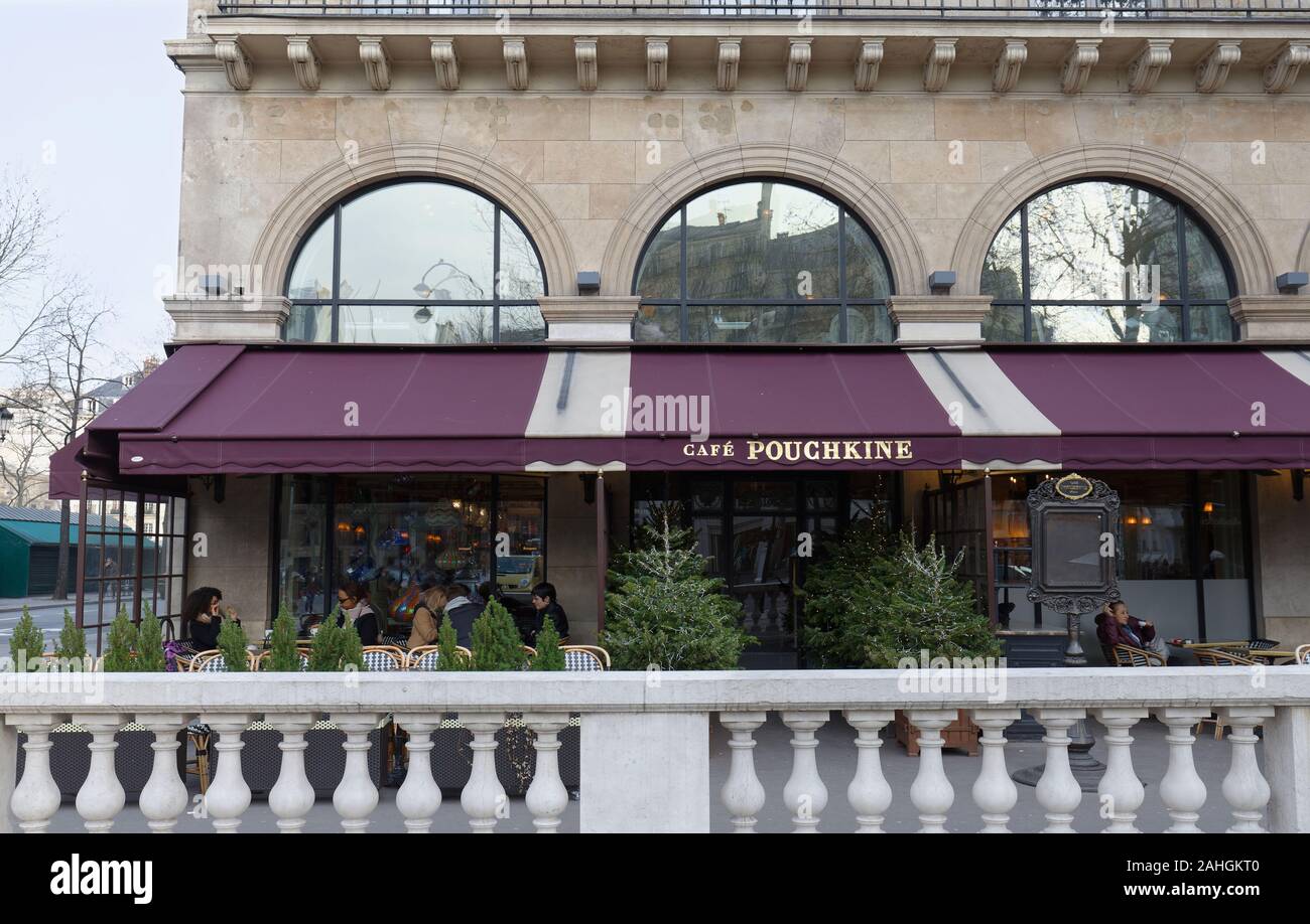 The French-Russian cafe restaurant Pouchkine decorated for Christmas ...