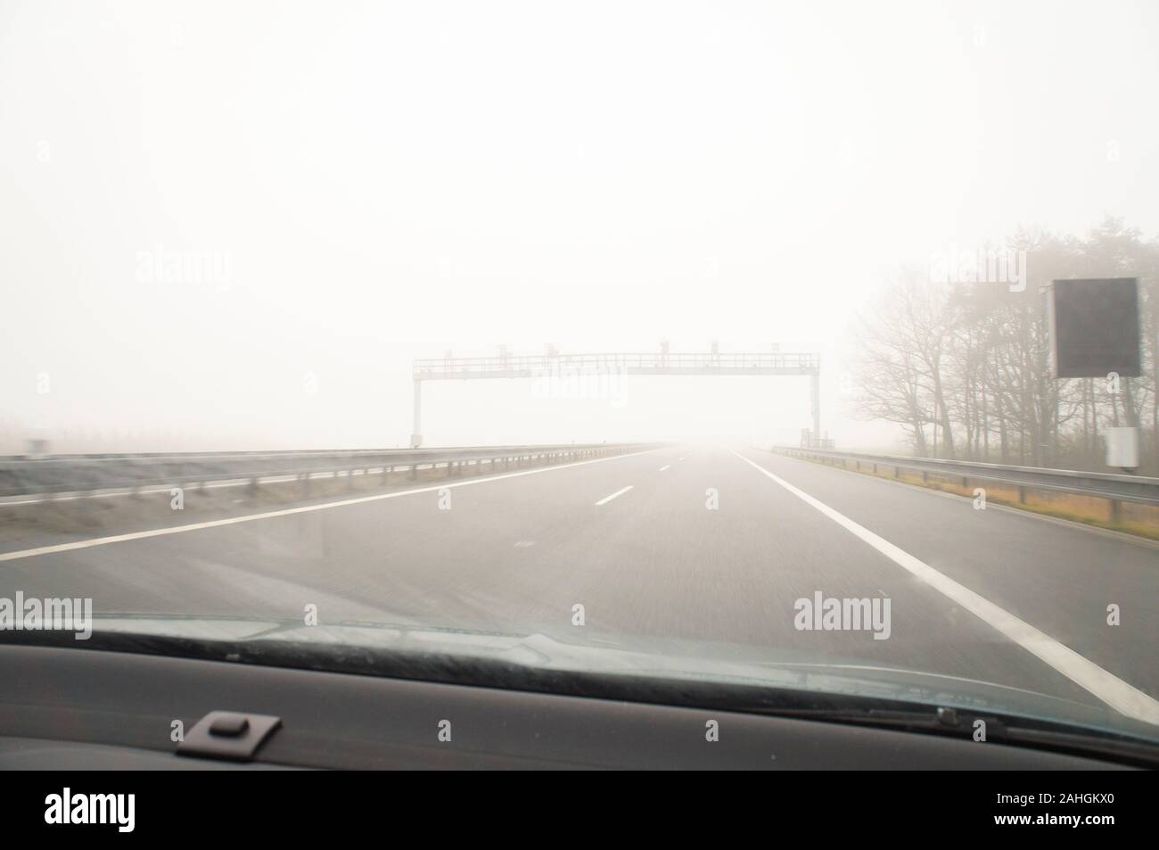 thick, heavy, dense fog, winter, European route E55, D3 motorway, toll ...