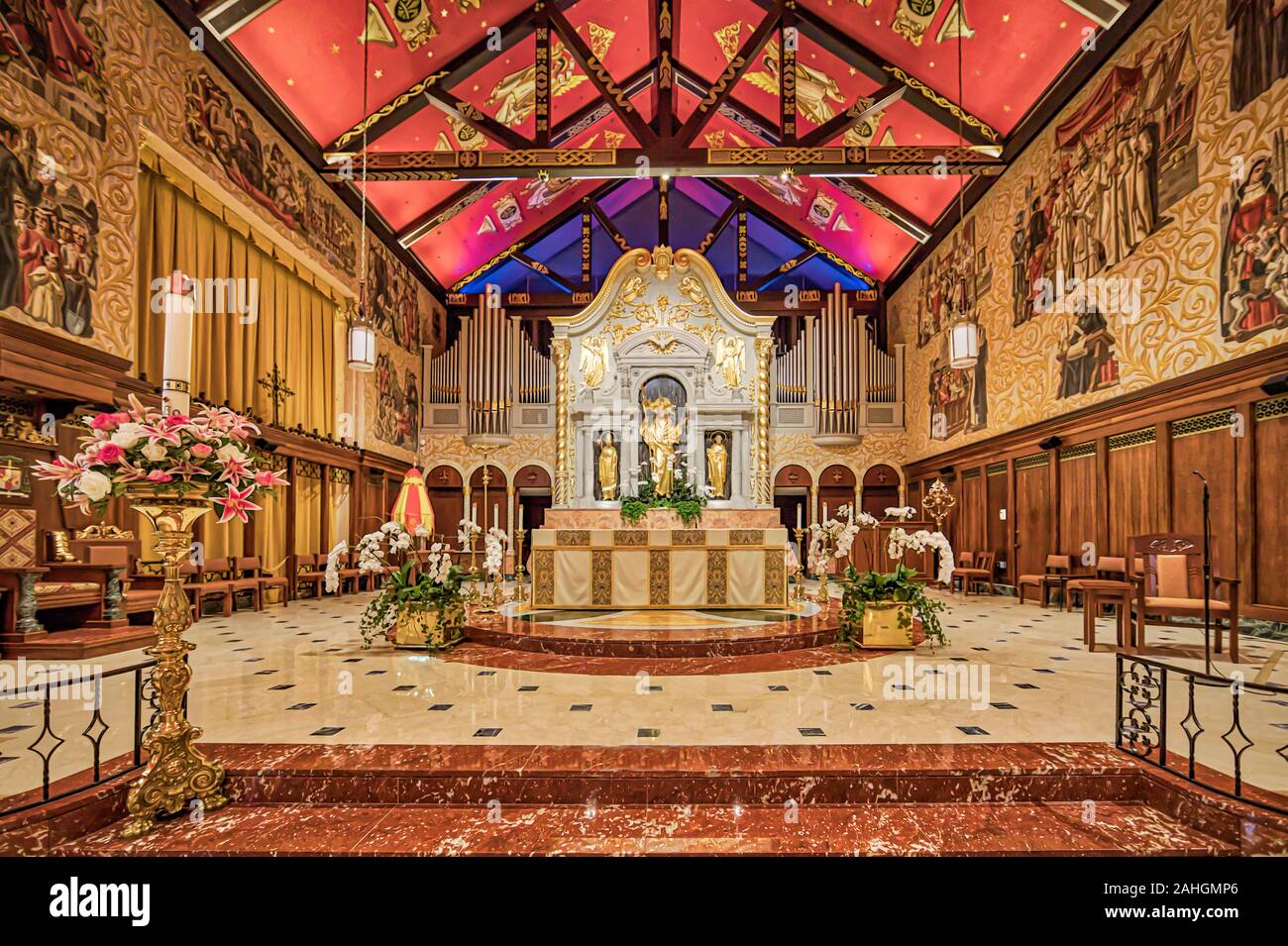 Catholic basilica cathedral blessed hi-res stock photography and images ...