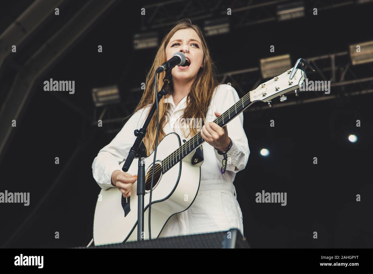 Singer jade bird hi-res stock photography and images - Alamy