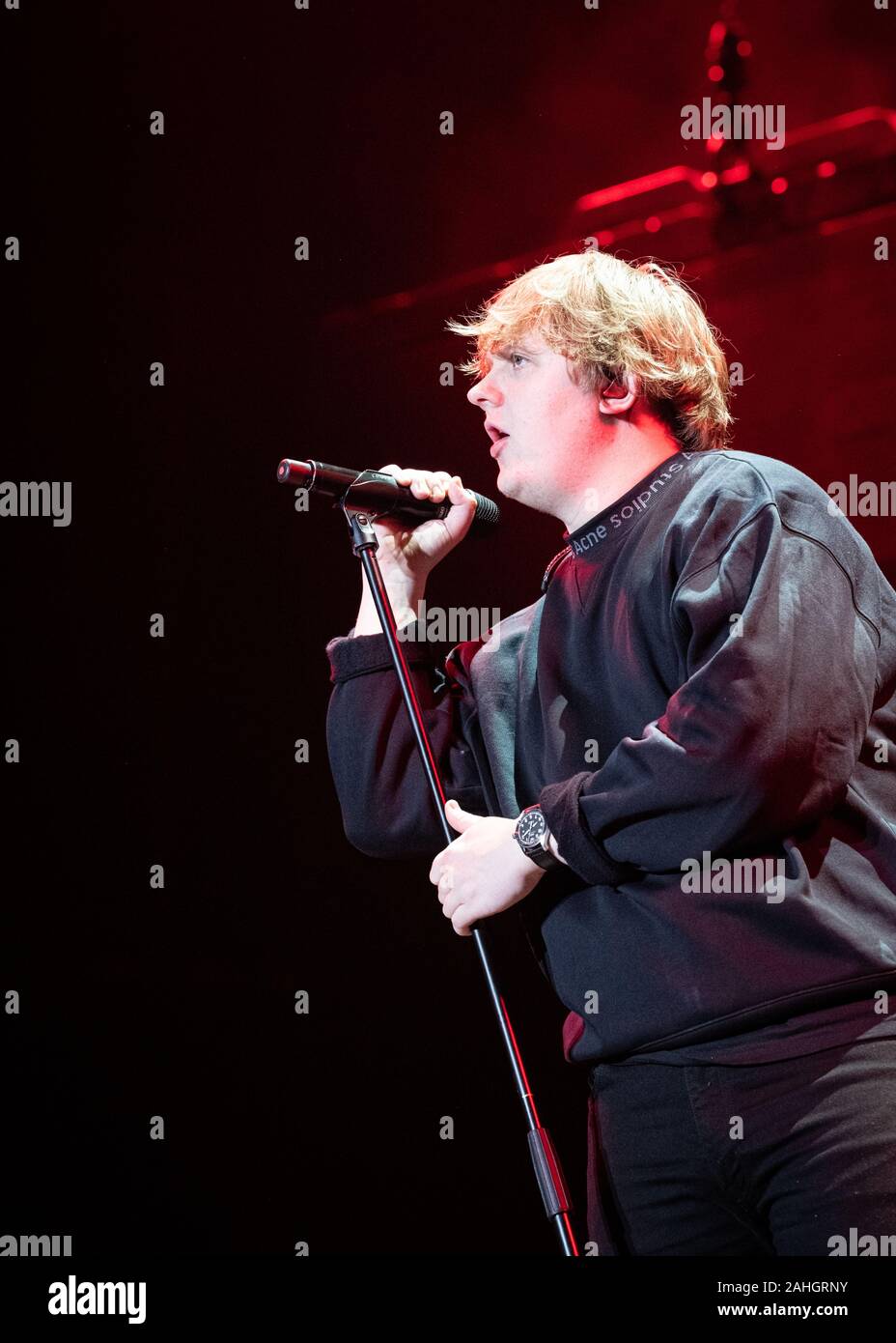 Lewis capaldi hi-res stock photography and images - Alamy