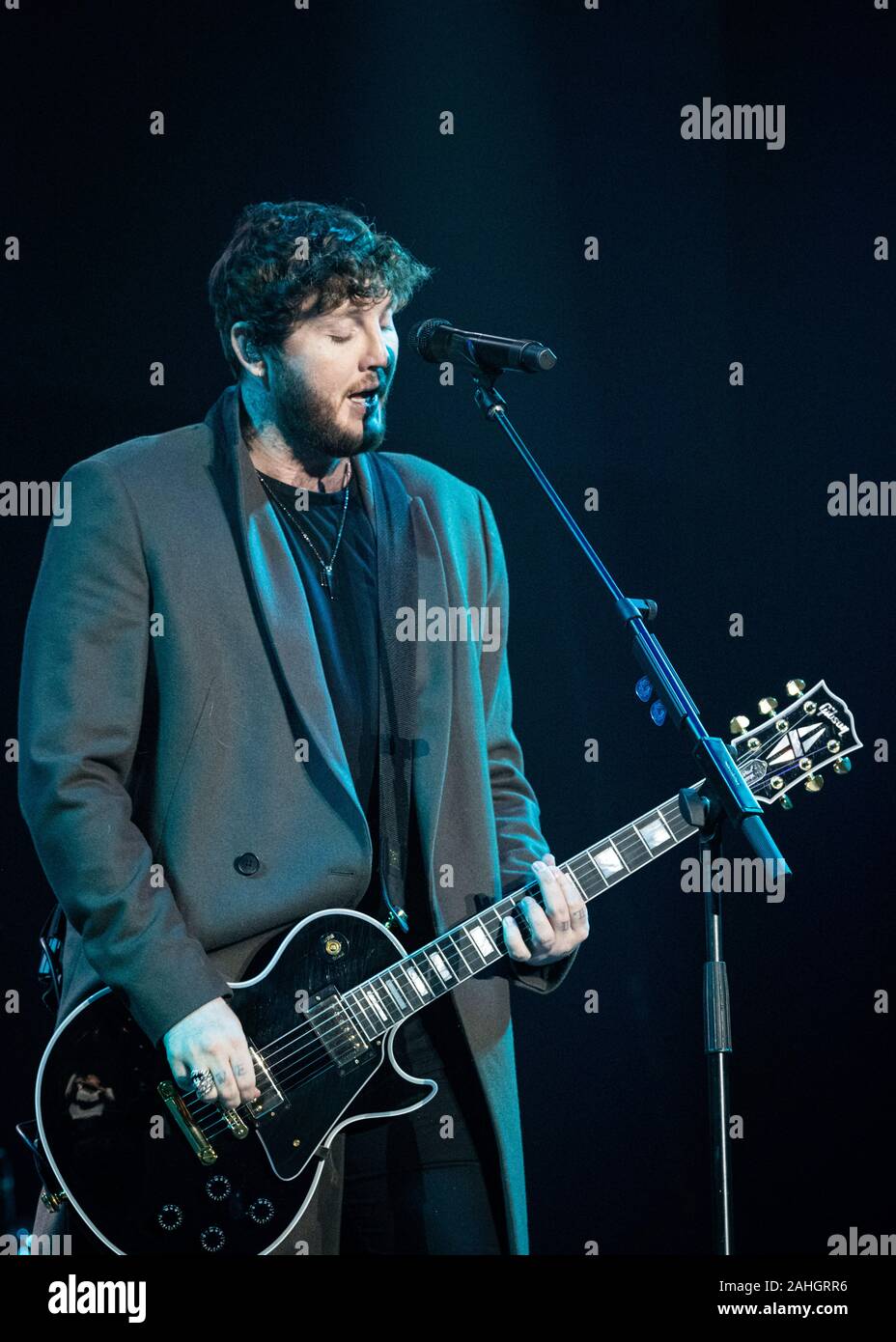 James arthur singer 2019 hi-res stock photography and images - Alamy