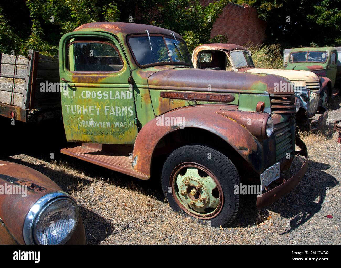 Old farm trucks hi-res stock photography and images - Alamy