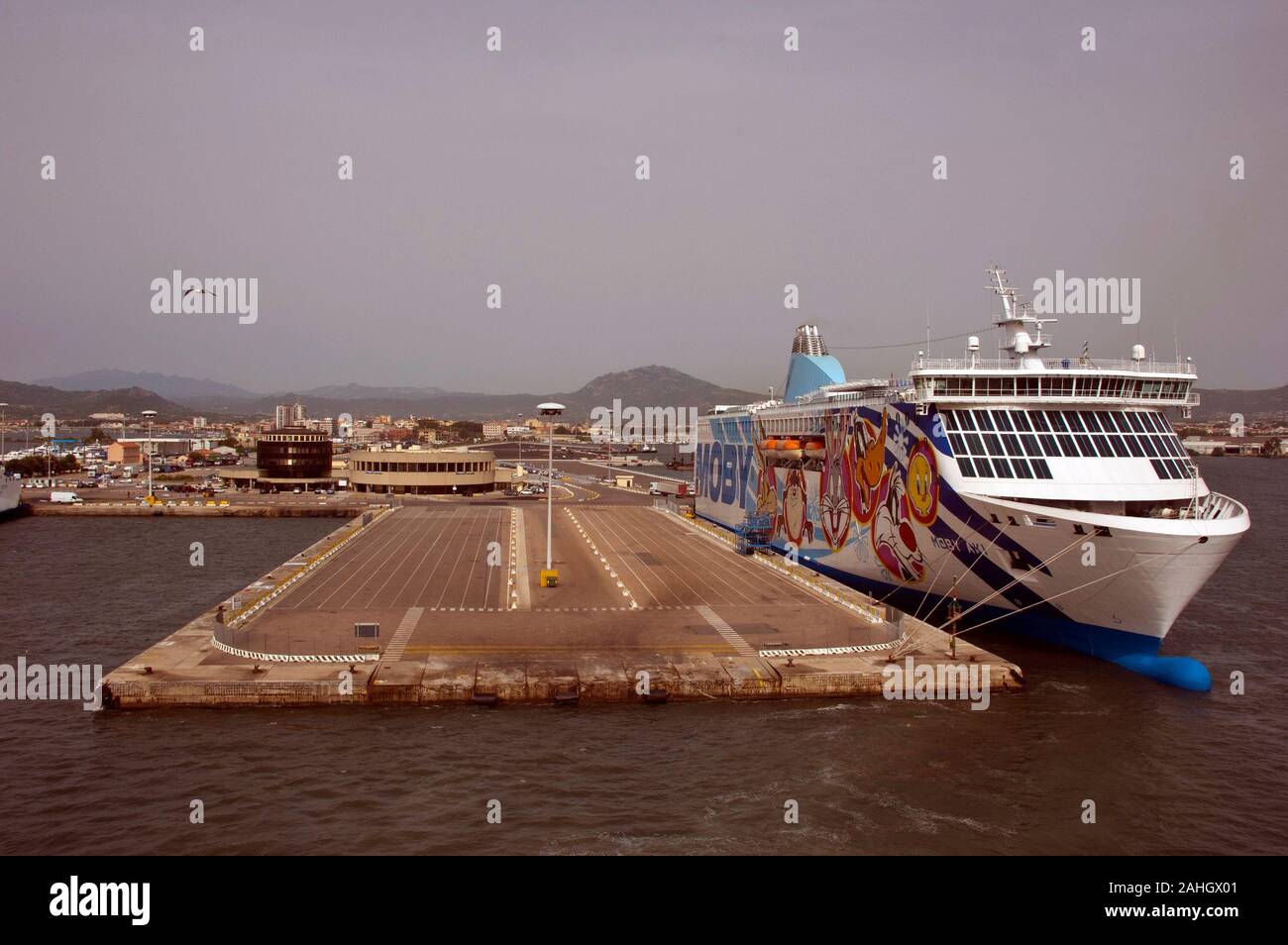 Ocean liners hi-res stock photography and images - Alamy