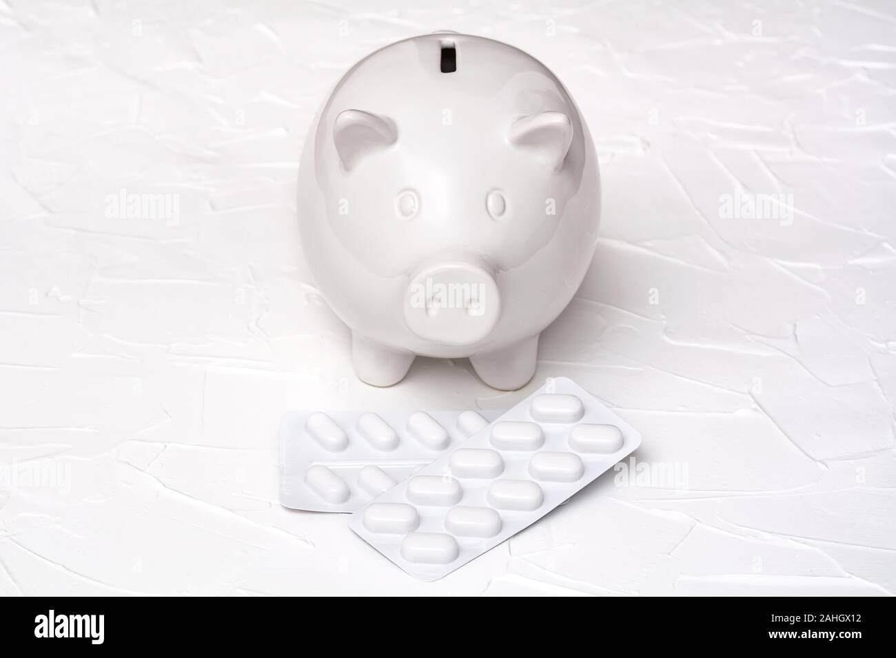 Pig as a doctor hi-res stock photography and images - Alamy