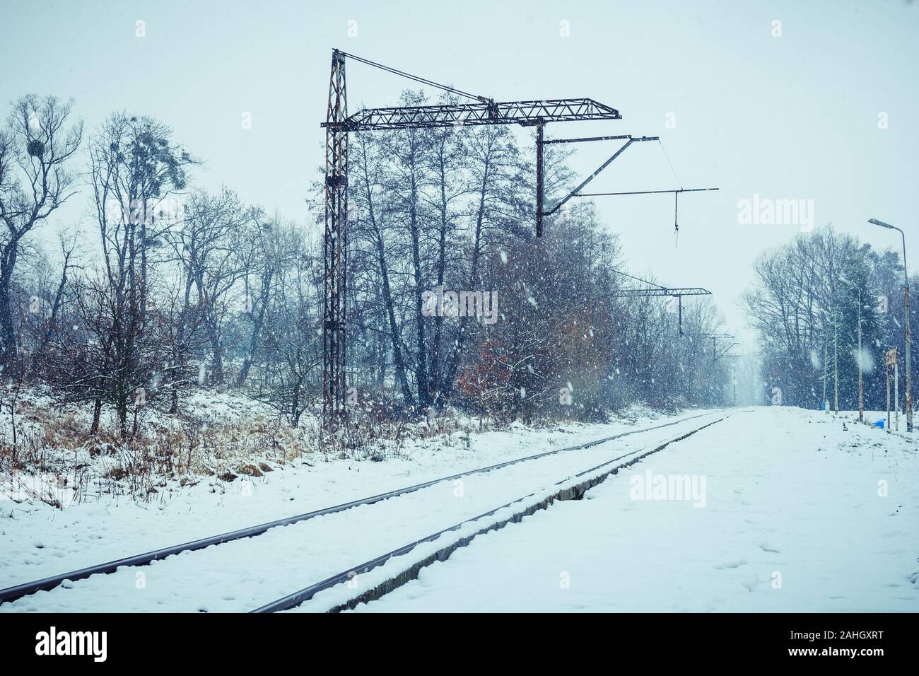 Rail track winter scenery Stock Photo - Alamy