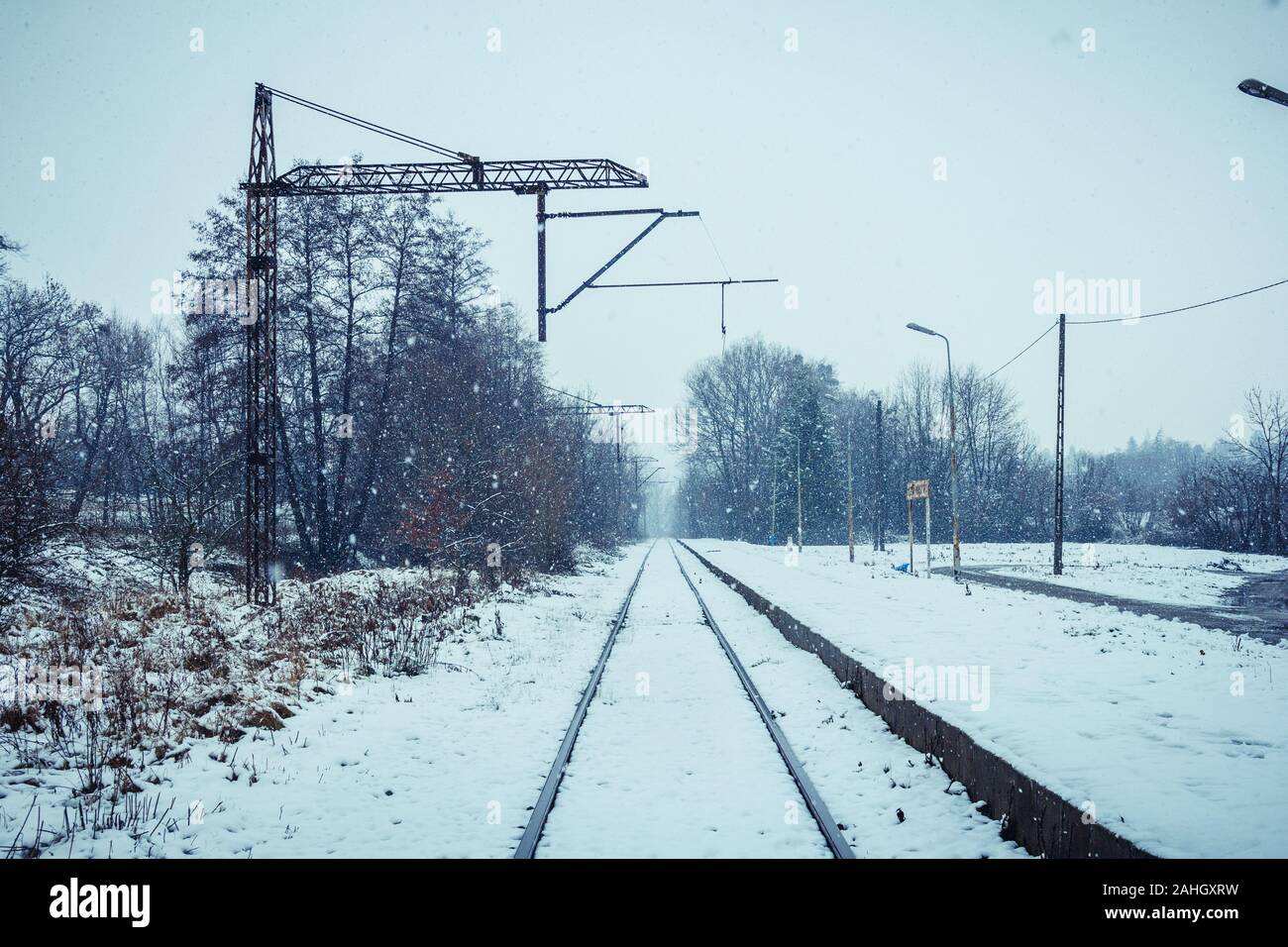 Rail track winter scenery Stock Photo - Alamy