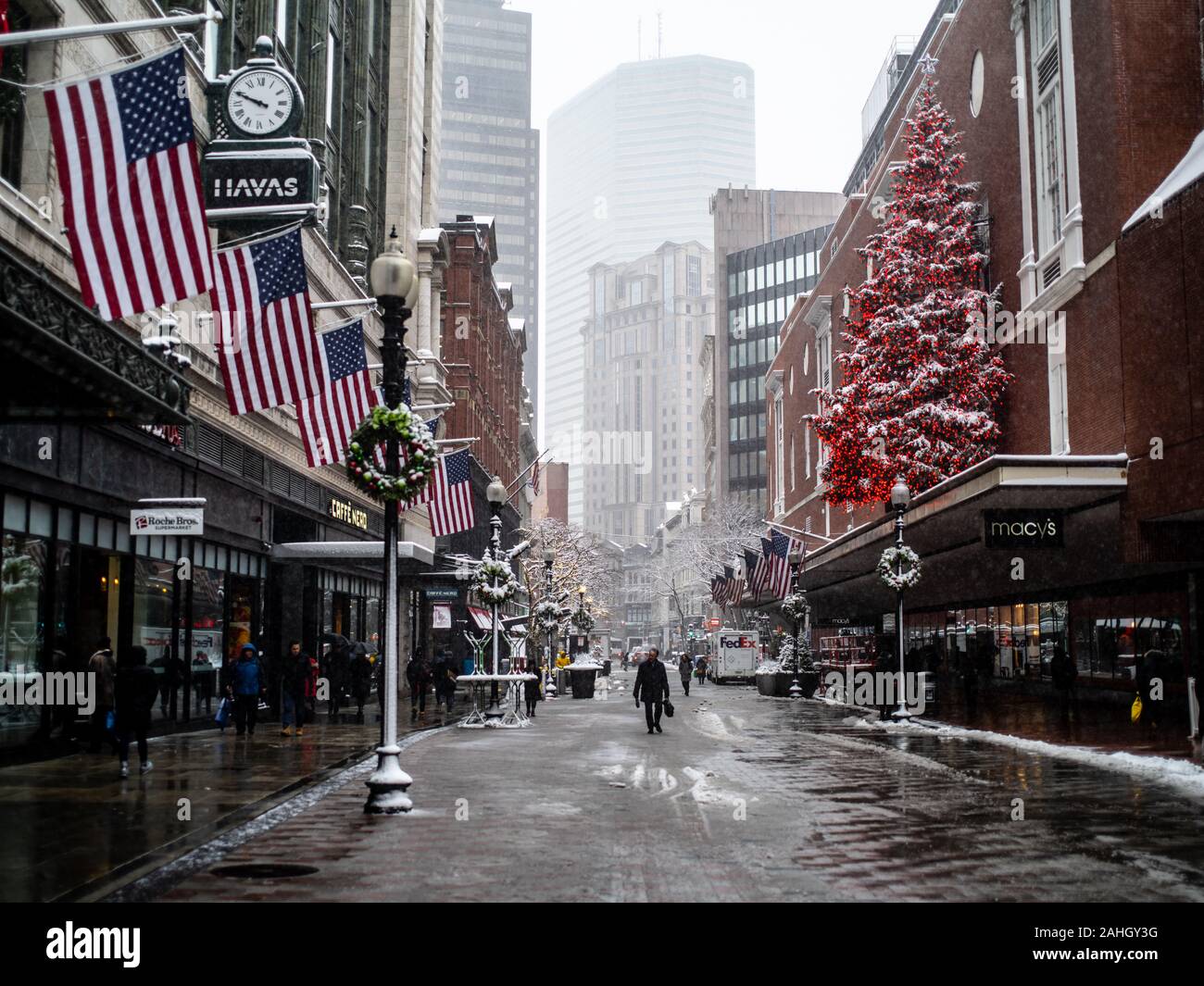 Downtown boston shopping hi-res stock photography and images - Alamy