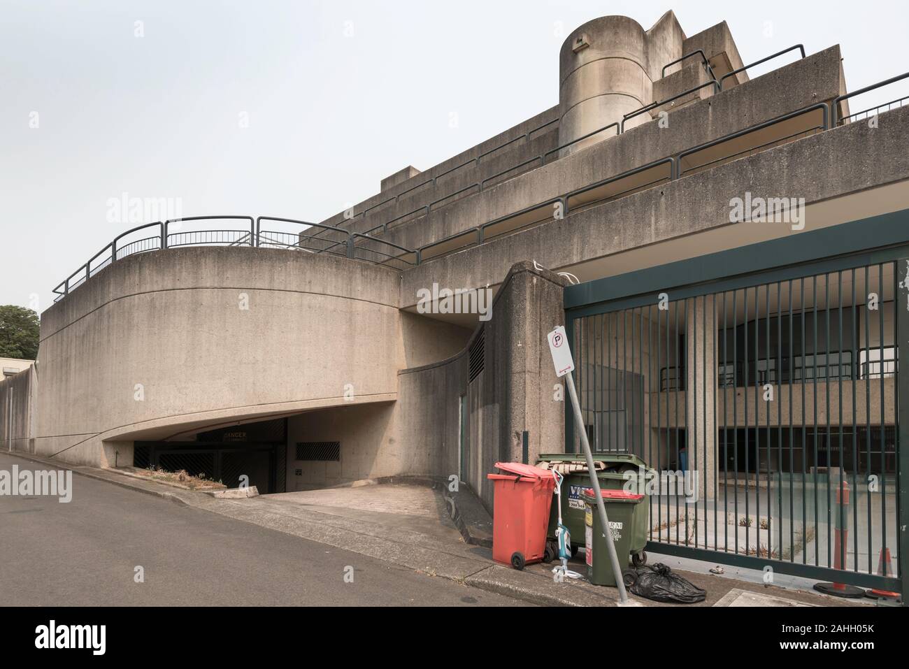 Brutalist buildings australia hi-res stock photography and images - Alamy