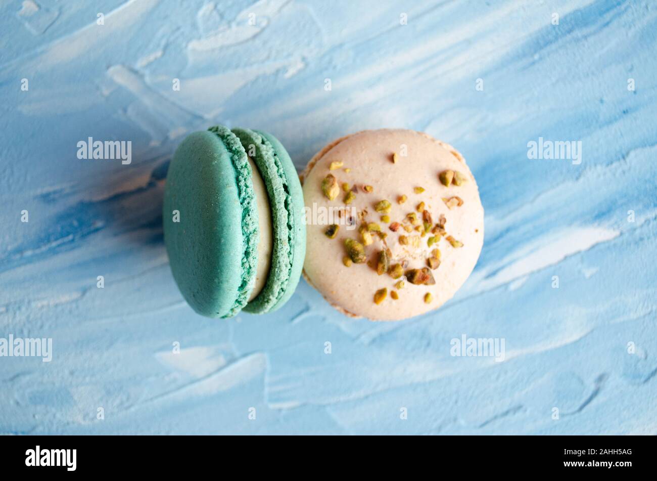Pastel colored macarons hi-res stock photography and images - Alamy