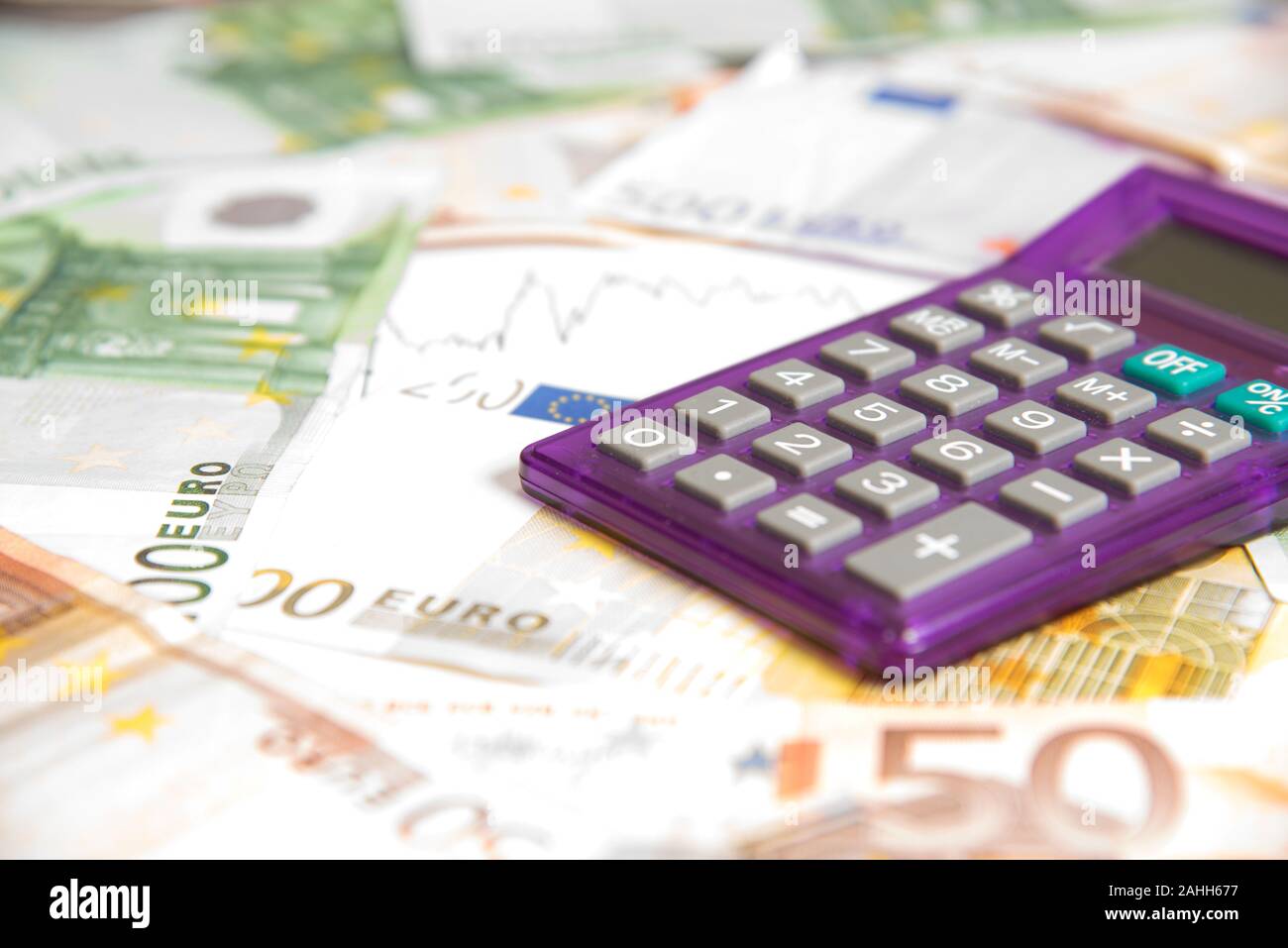 Euro banknotes and a diagram Stock Photo - Alamy