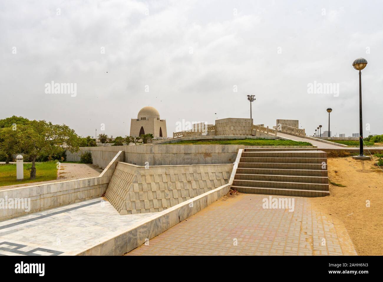 Karachi Mazar-e-Quaid Jinnah Mausoleum Picturesque View with Empty ...