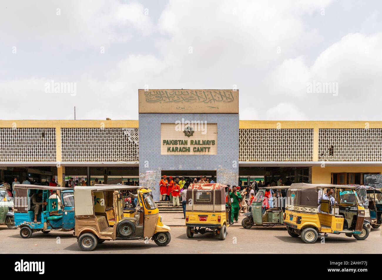 Karachi Main Railway Cantonment Station Picturesque View with Passing ...