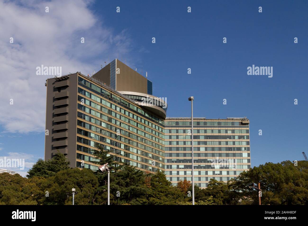 The distinctive building of the Hotel New Otani in Nagatacho, Tokyo ...