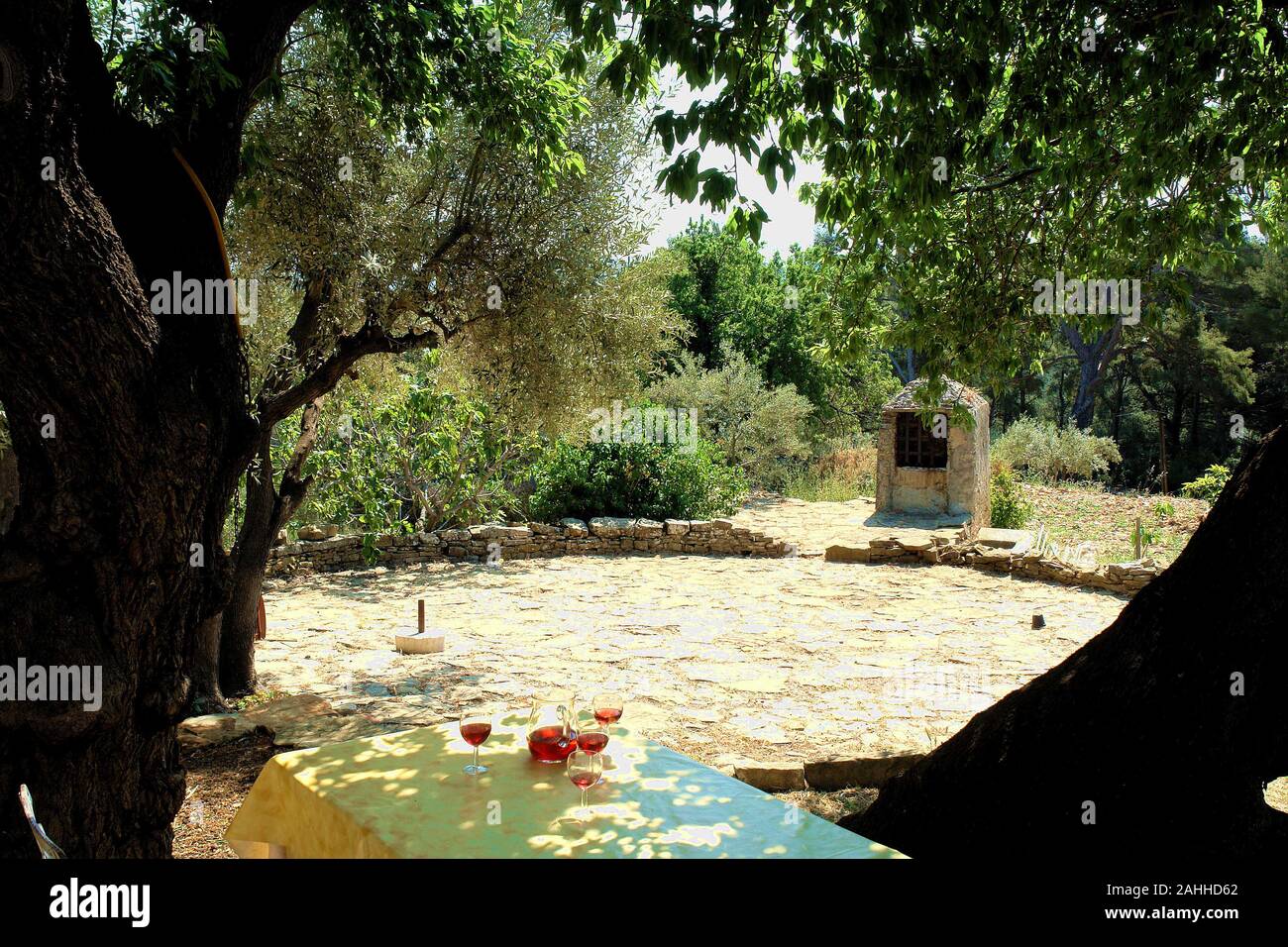 Old Provence farmhouse Stock Photo - Alamy