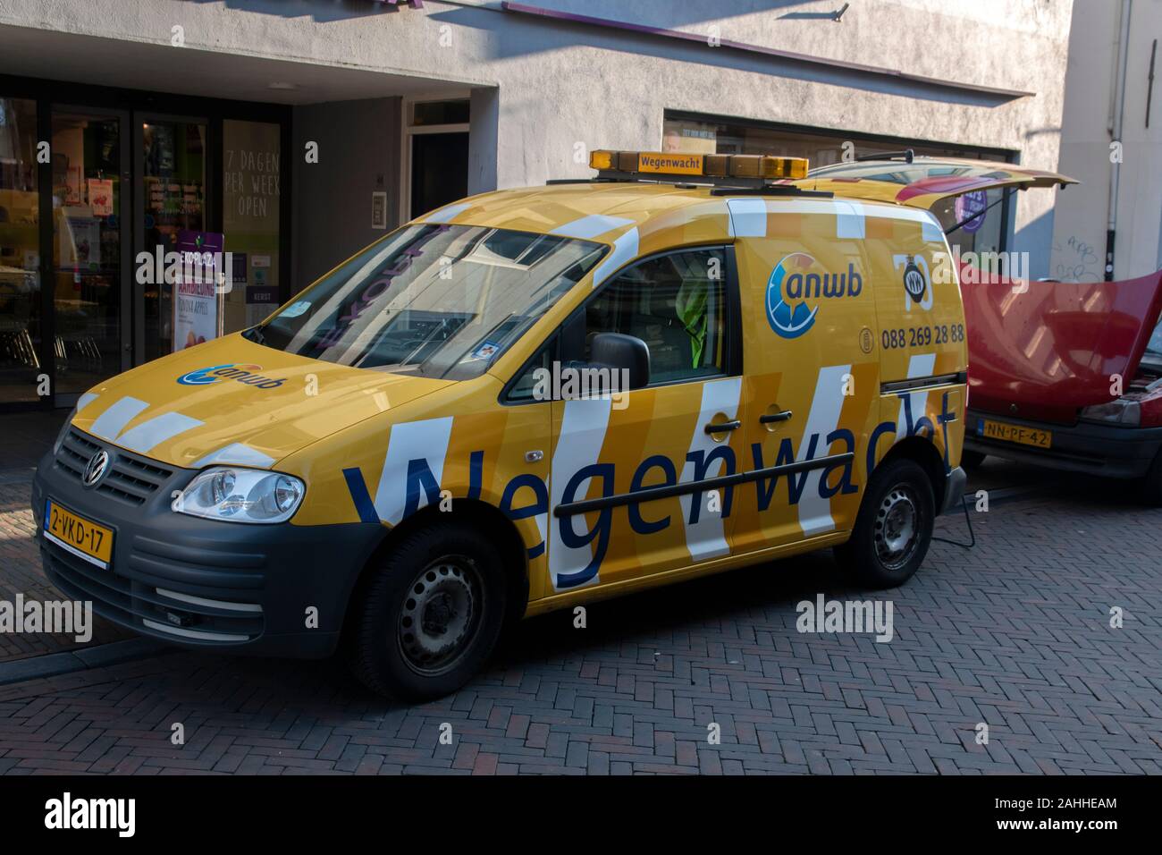 Anwb logo hi-res stock photography and images - Alamy