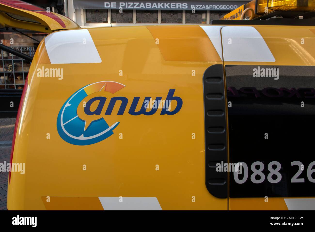 Anwb logo hi-res stock photography and images - Alamy