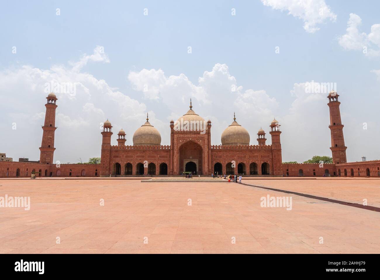 Badshahi masjid mosque hi-res stock photography and images - Alamy