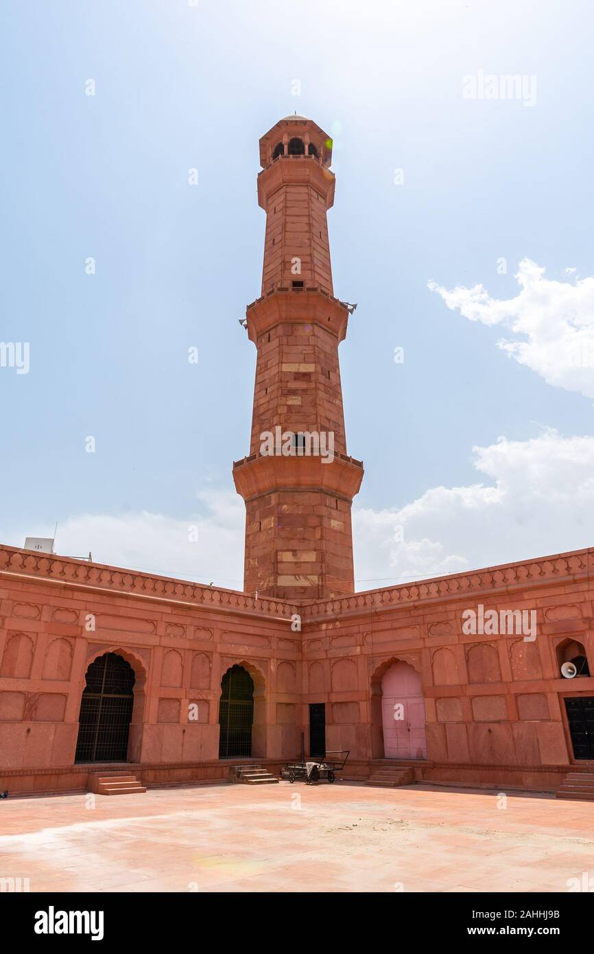Minaret badshahi mosque lahore pakistan hi-res stock photography and ...