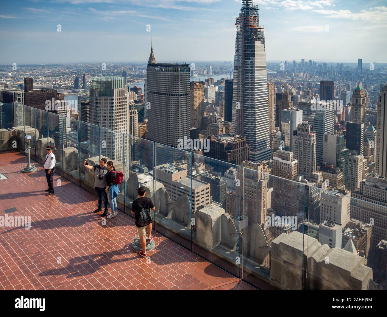 New york rockefeller center roof hi-res stock photography and images ...