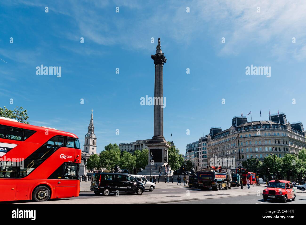 London, UK - May 14, 2019: Busy London street scene on Trafalgar Square ...