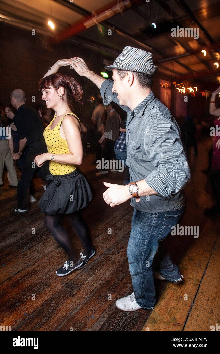Swing dancing couple hi-res stock photography and images - Alamy