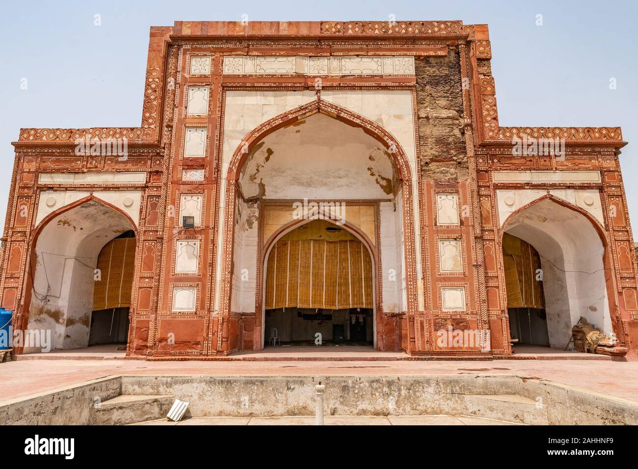 Jahangir tomb lahore hi-res stock photography and images - Alamy