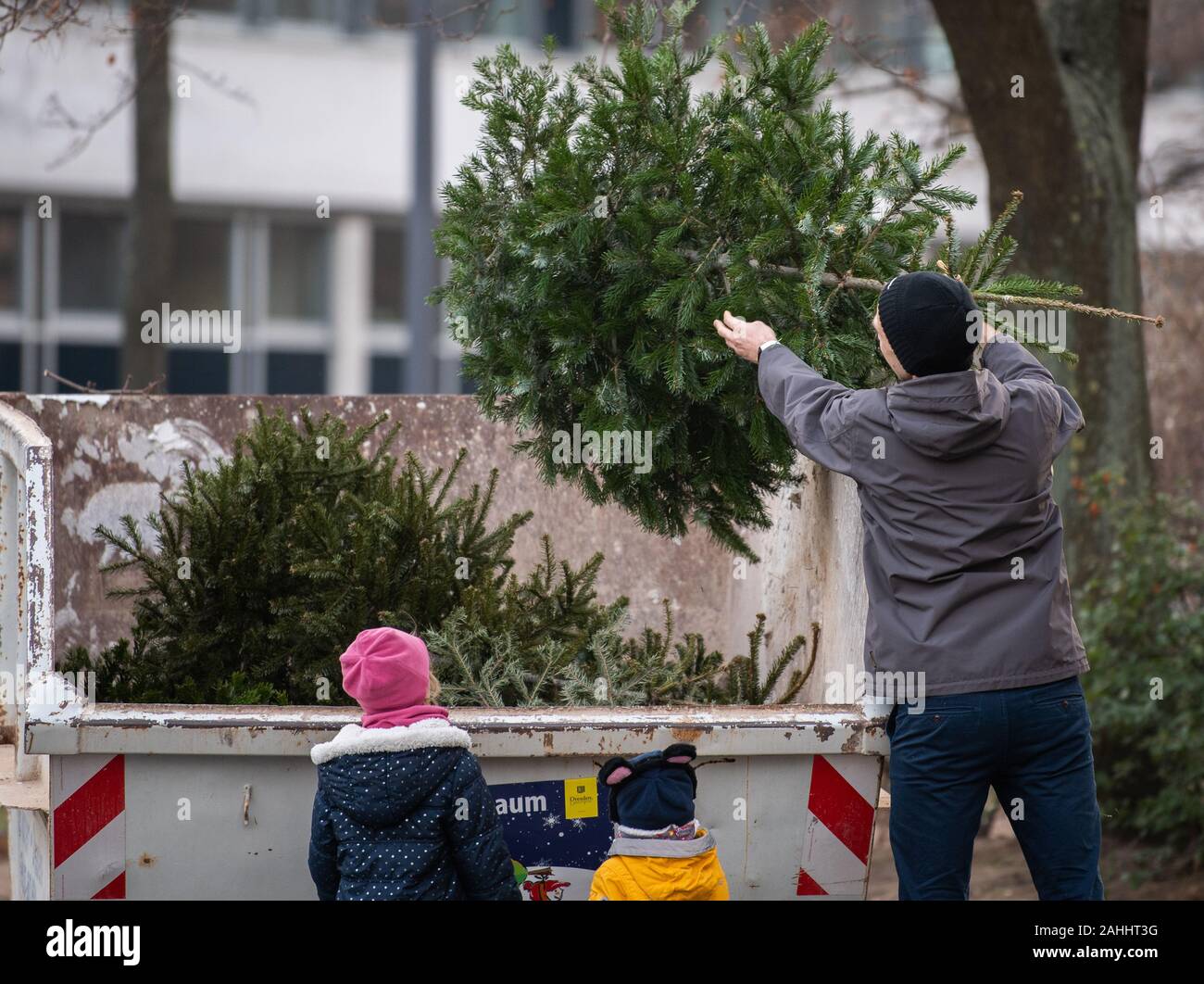 Christmas tree children 30th hi-res stock photography and images - Alamy