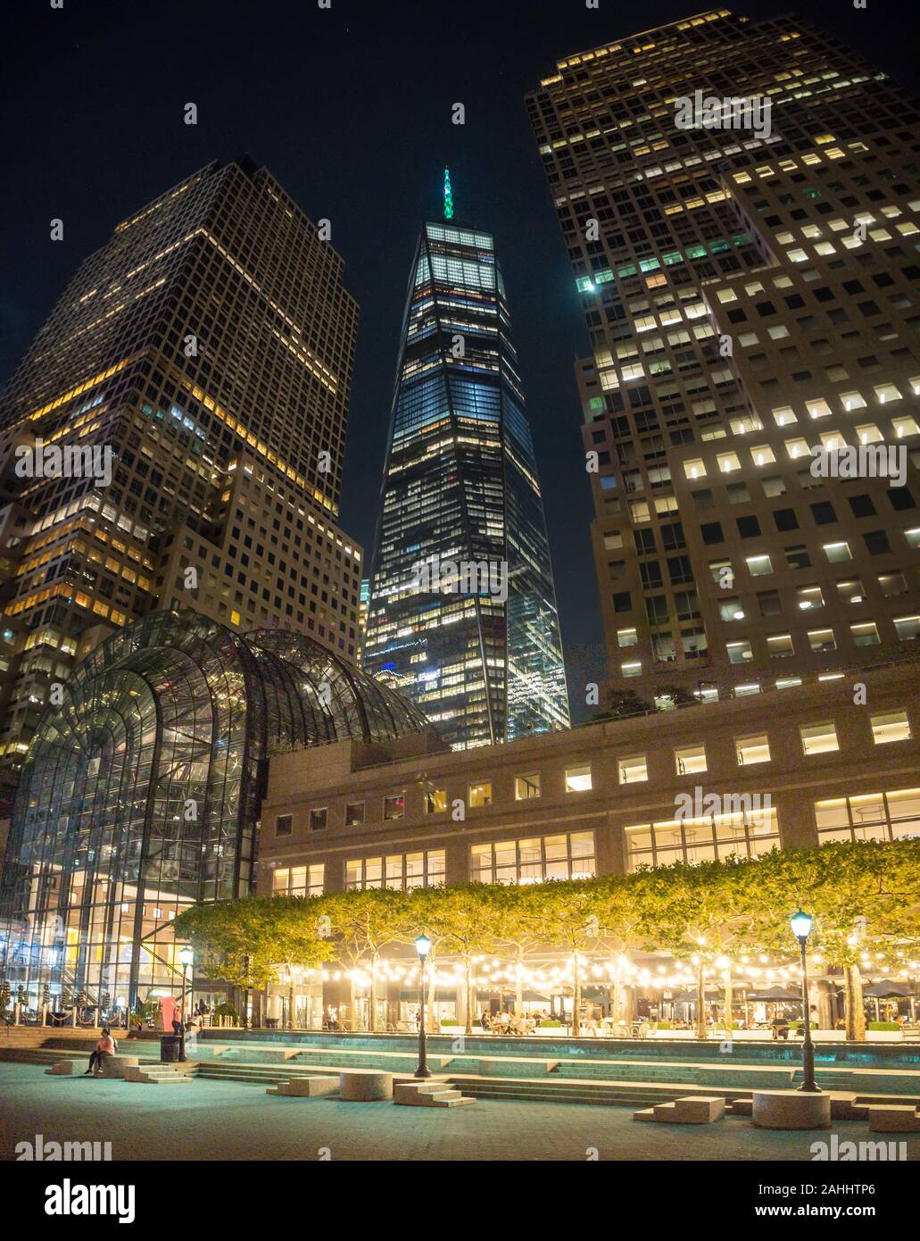 Manhattan island, New York City : One World Trade Center office ...