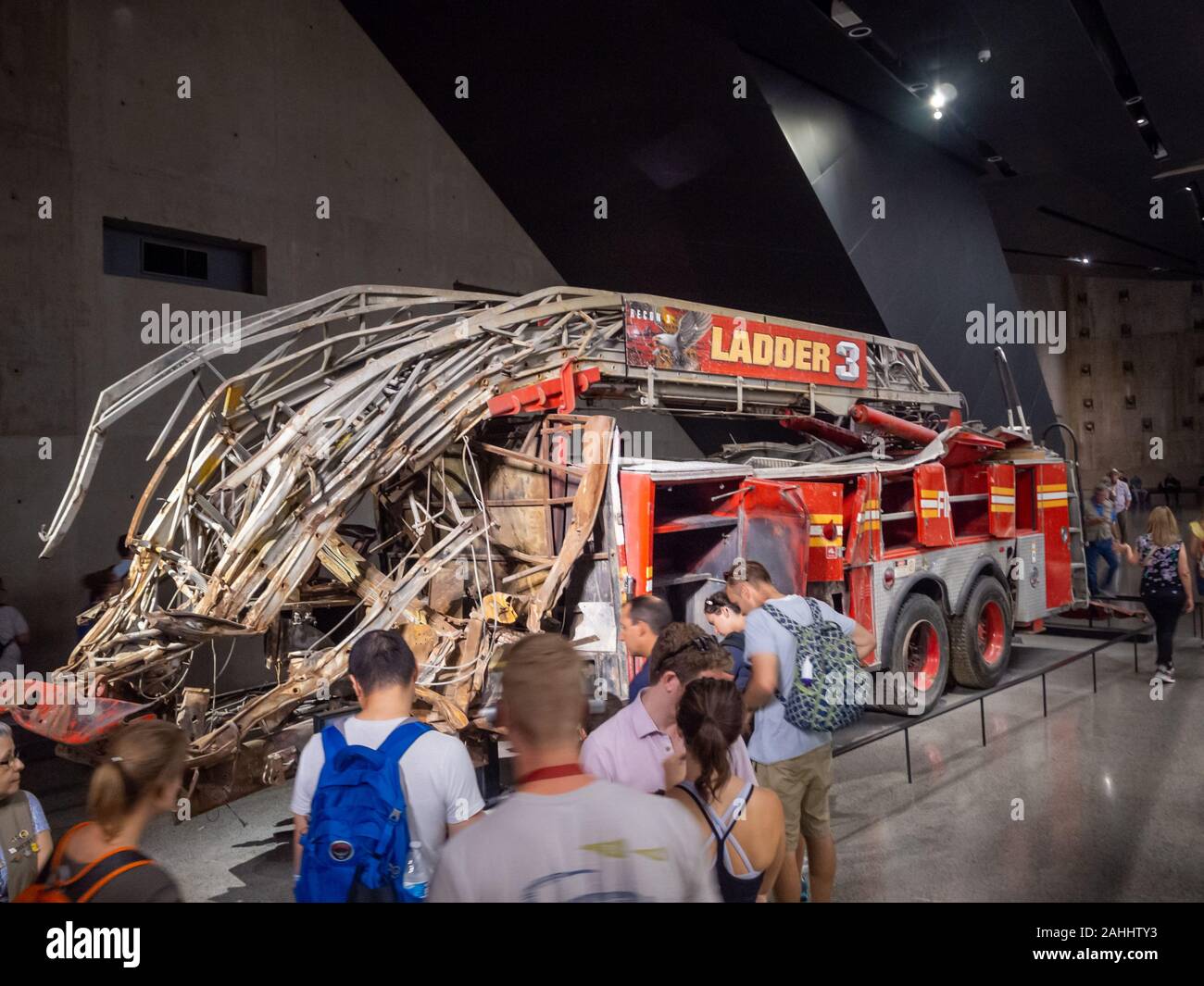 9 11 tower collapse hi-res stock photography and images - Alamy