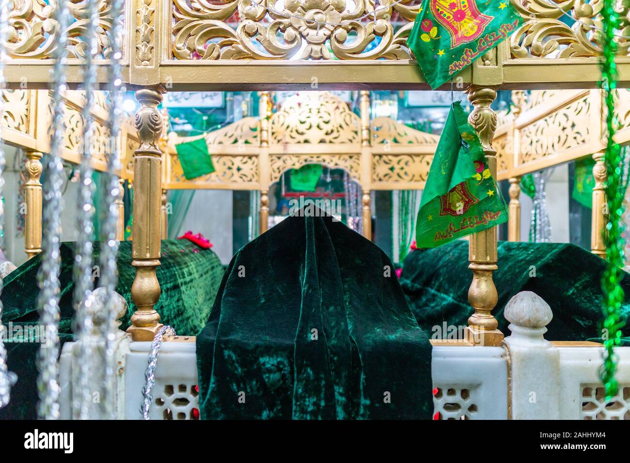 Multan Inner City Street Picturesque View of Mausoleum Grave Coffins on ...