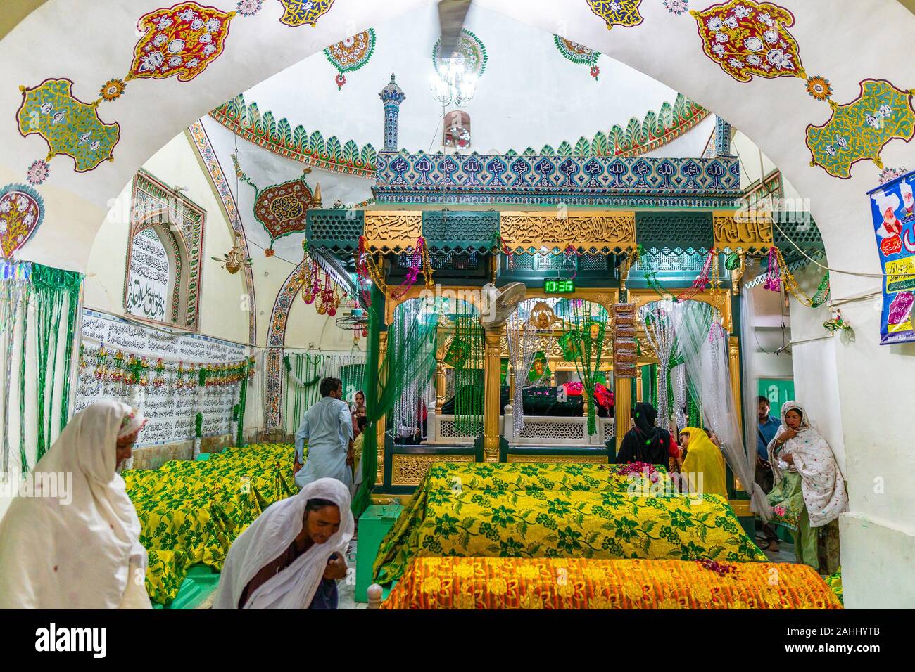 Multan Inner City Street Picturesque View of Mausoleum Grave Coffins ...