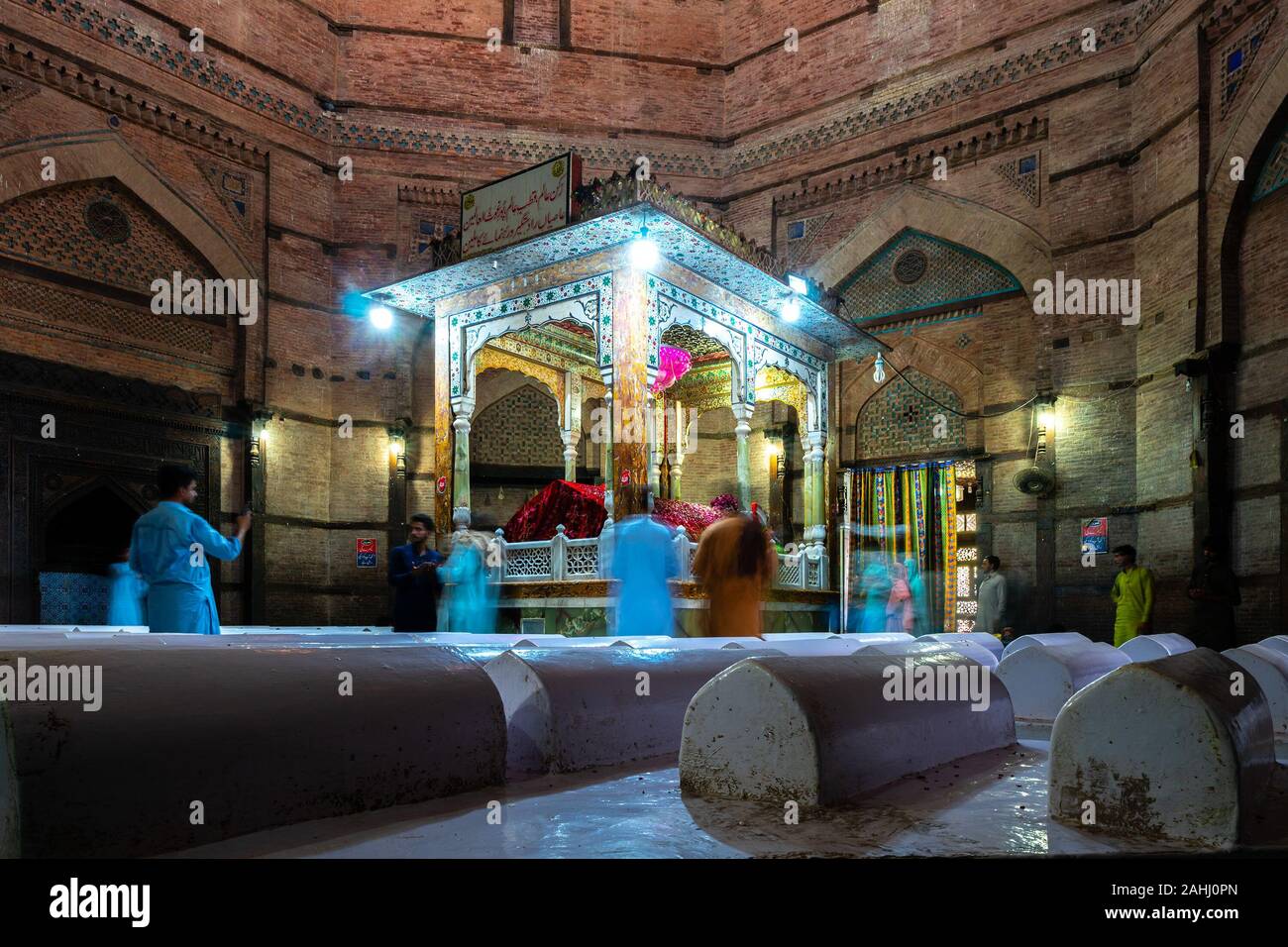 Multan Shah Rukn-e-Alam Sufi Tomb Tughluq Picturesque Breathtaking ...