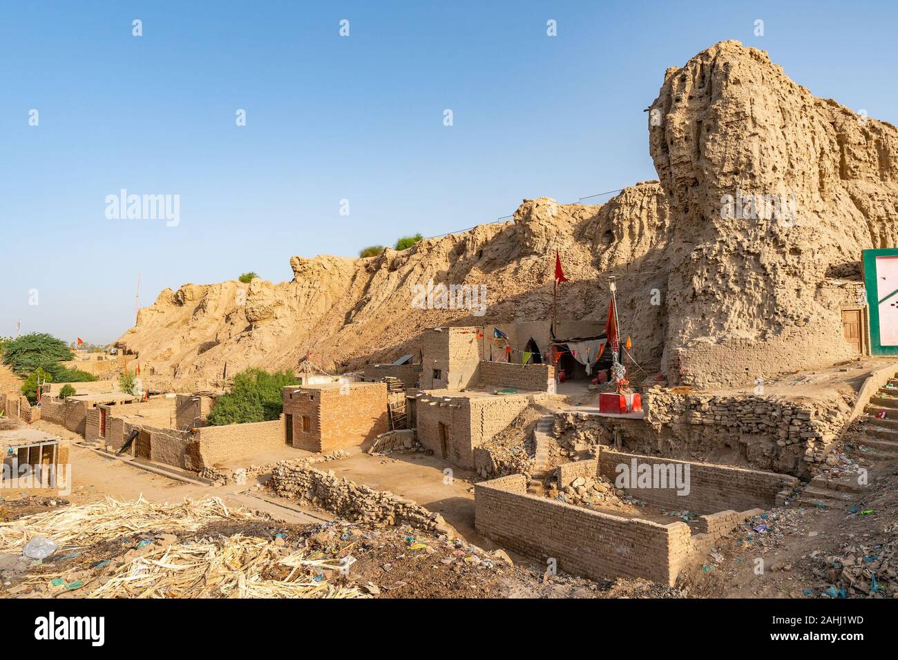 Lal shahbaz qalandar hi-res stock photography and images - Alamy