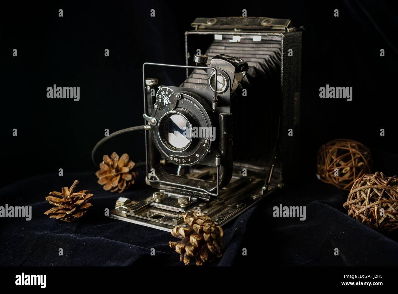 old retro film camera, black Stock Photo - Alamy