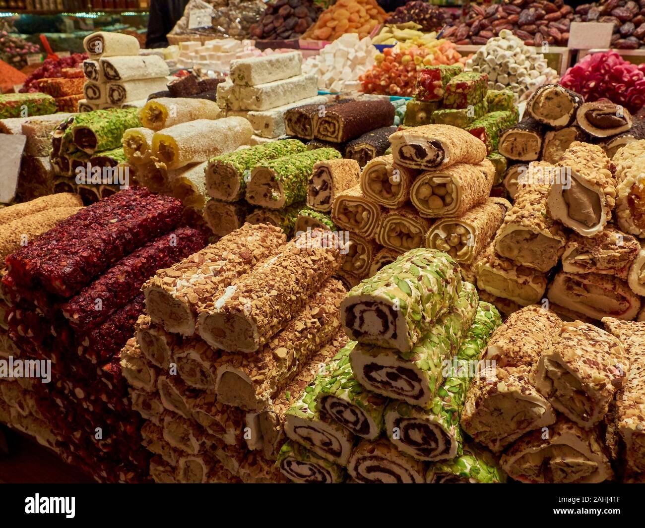 Traditional turkish delights at the market counter Stock Photo - Alamy