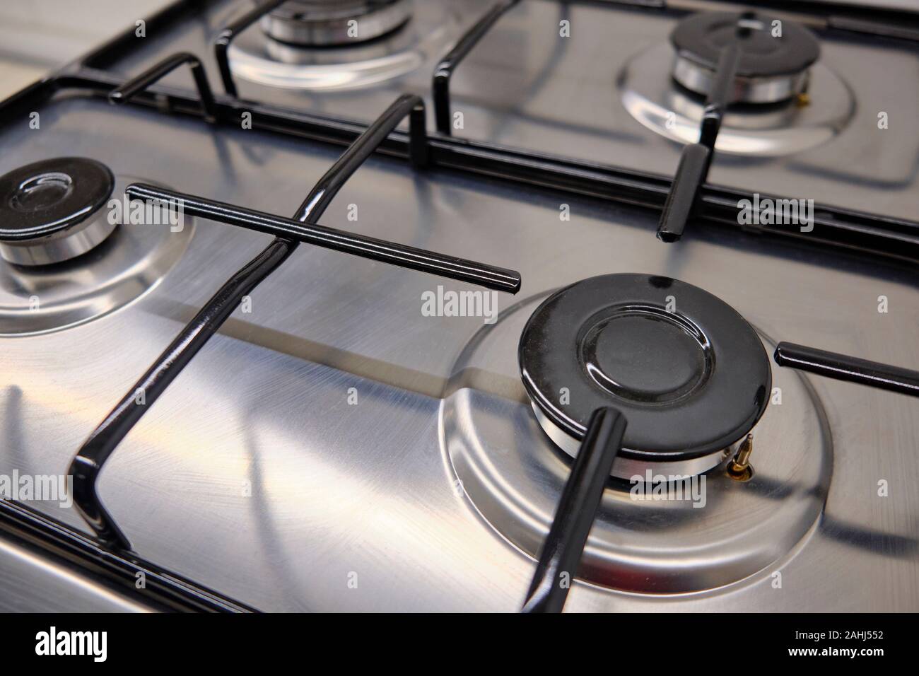 Brand new kitchen gas cooker close up Stock Photo - Alamy