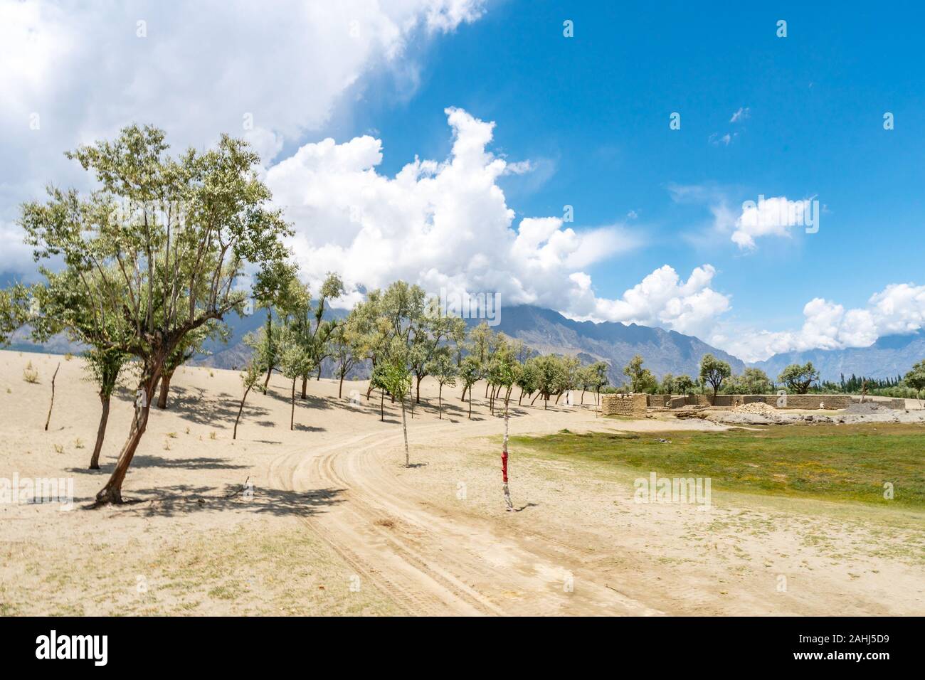 Cold desert pakistan hi-res stock photography and images - Alamy