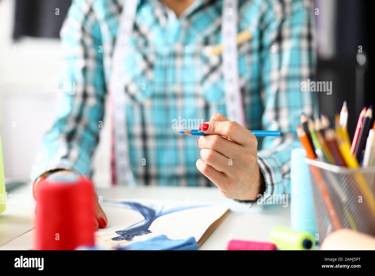 Talented young artist hi-res stock photography and images - Alamy
