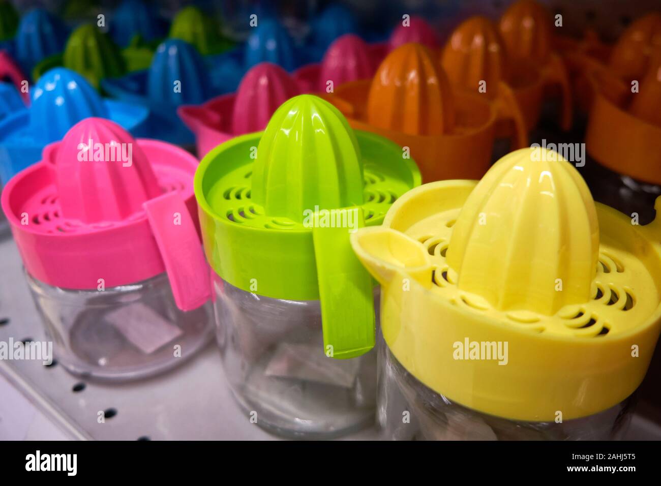 Squeezers hi-res stock photography and images - Alamy