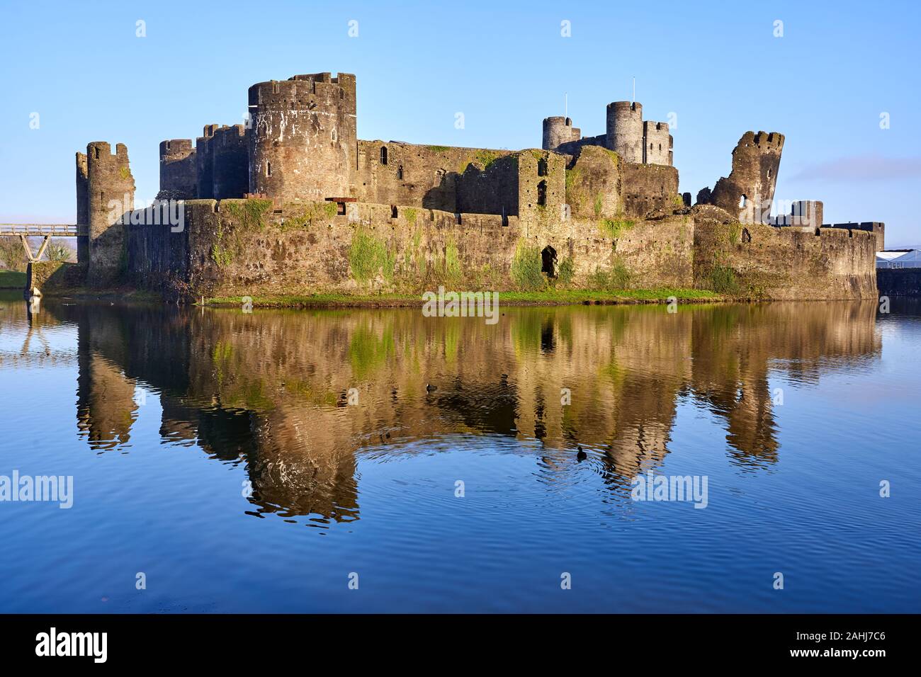Caerphilly castle leaning tower hi-res stock photography and images - Alamy