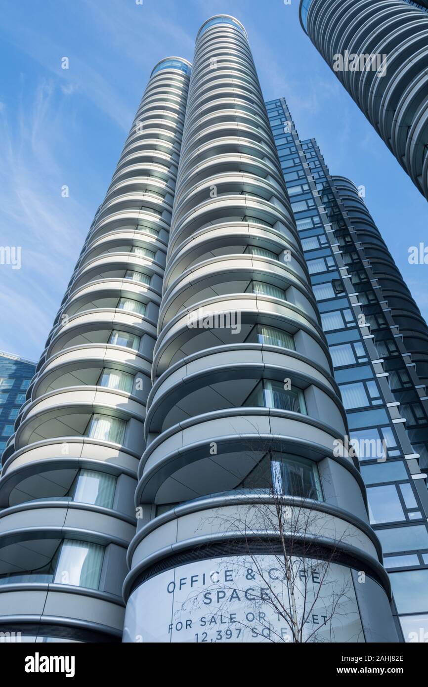 Foster + Partners Corniche development at Albert Embankment, London, UK ...