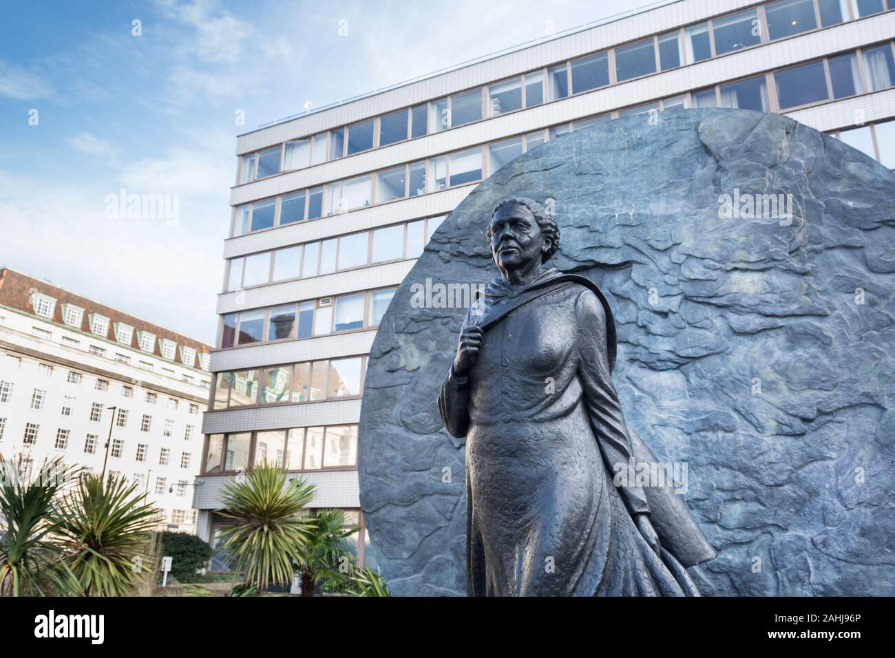 Martin Jennings' bronze statue to the Victorian Crimean War heroine ...