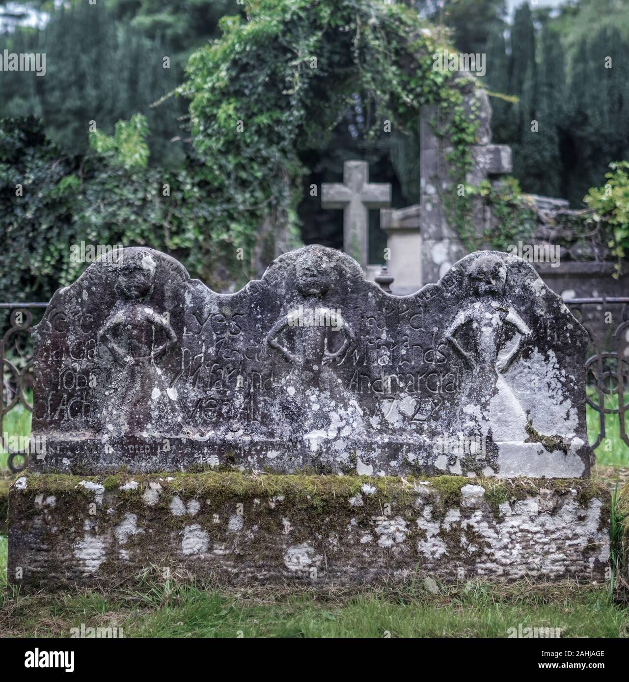 Scotland scottish gravestone argyll hi-res stock photography and images ...