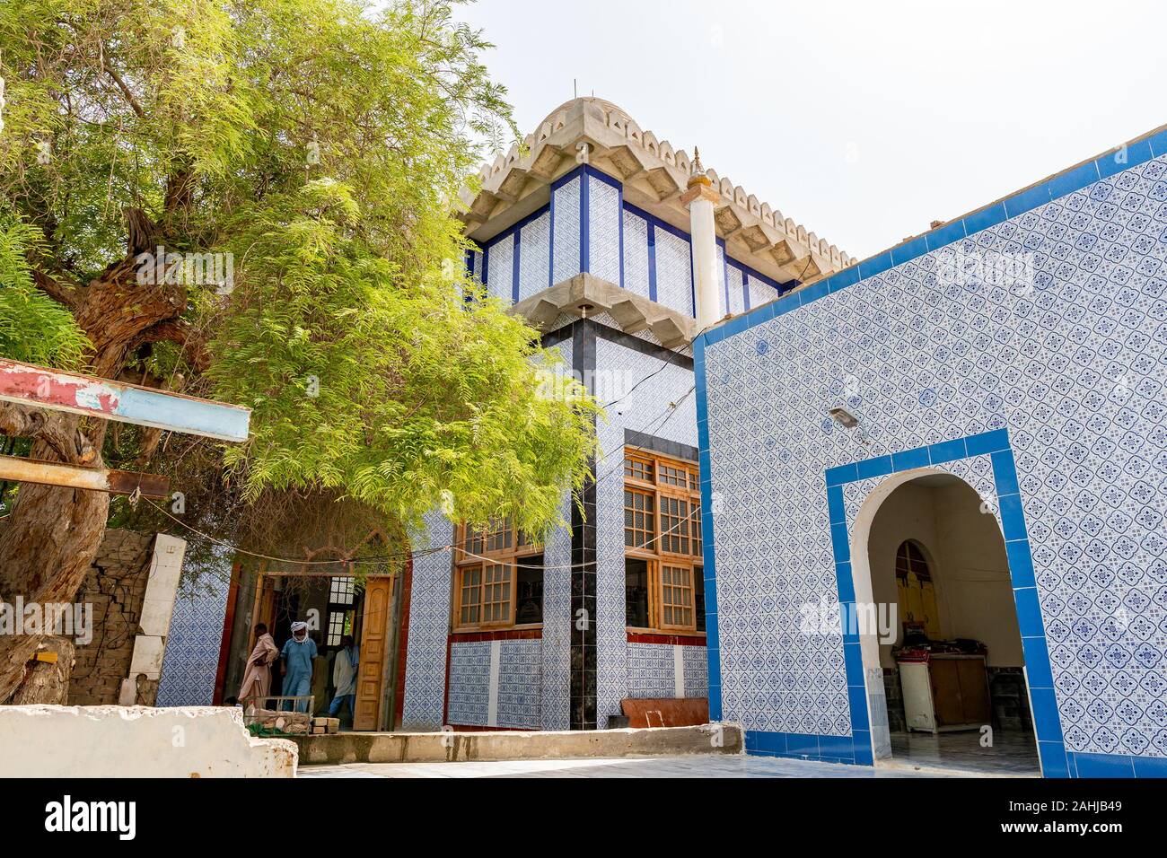Sukkur Hazrat Syed Sadar Ur Din Shah Tomb at Bukkur Island Picturesque ...