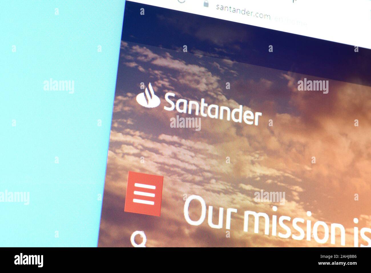 NY, USA - DECEMBER 16, 2019: Homepage of santander website on the ...