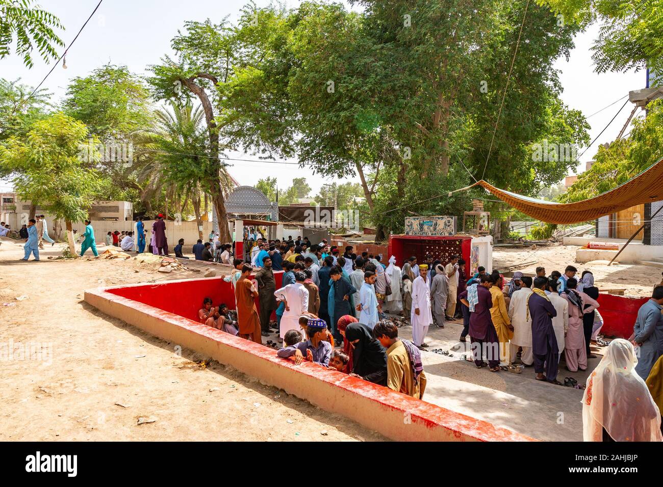 Sukkur Hazrat Syed Sadar Ur Din Shah Tomb at Bukkur Island Picturesque ...