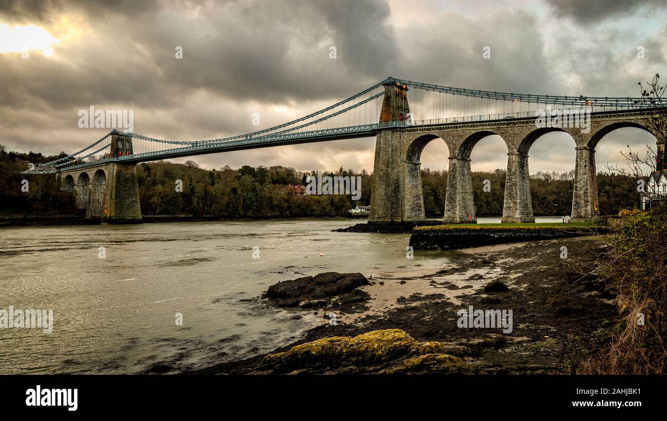 Thomas Telfords Menai Suspension bridge over the Menai Strait Stock ...