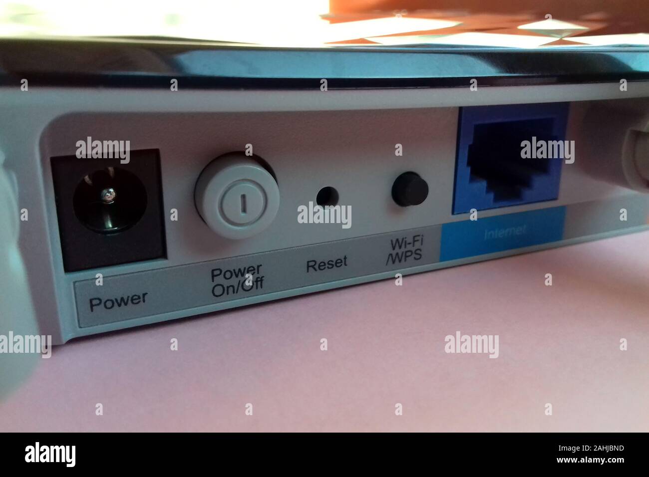 Tp link ac750 hi-res stock photography and images - Alamy