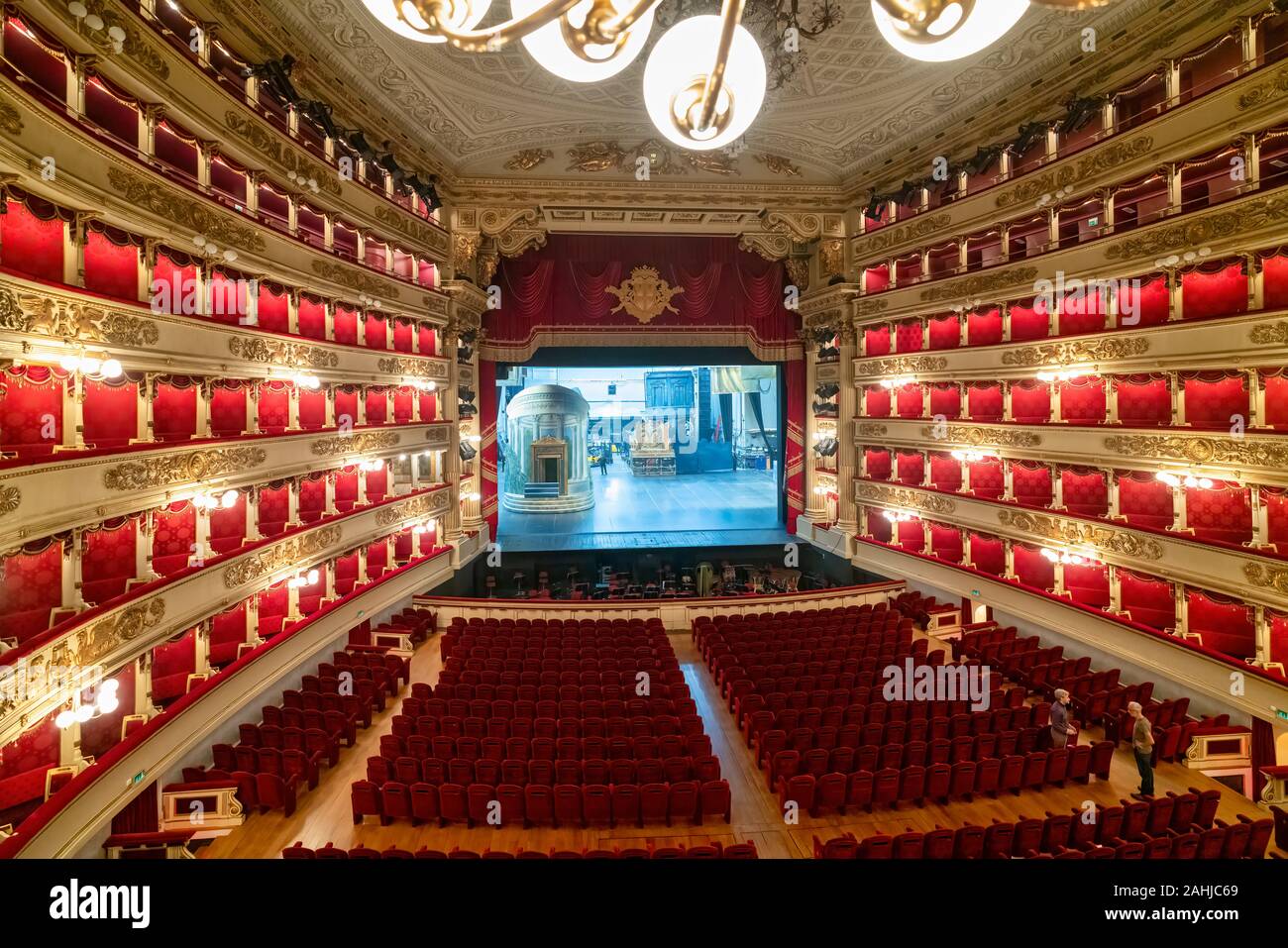 Teatro alla scala opera house hi-res stock photography and images - Alamy